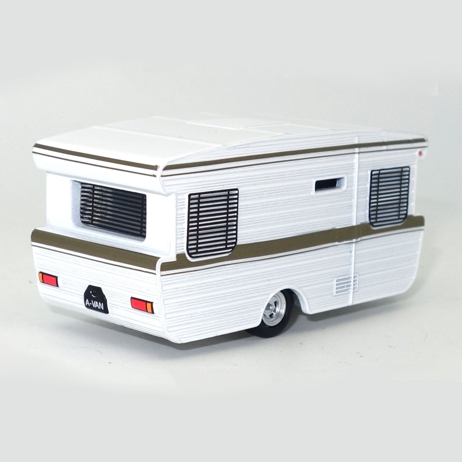 1:64 1967 VISCOUNT ALUMVAN CARAVAN – cooee classics